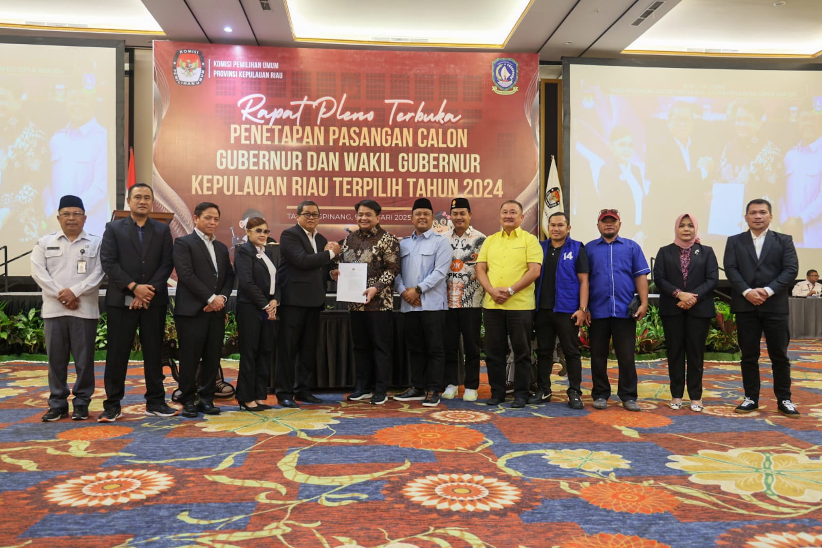 Sah, Ansar-Nyanyang Resmi Ditetapkan KPU Sebagai Gubernur dan Wakil Gubernur Kepri - Terdepan ...