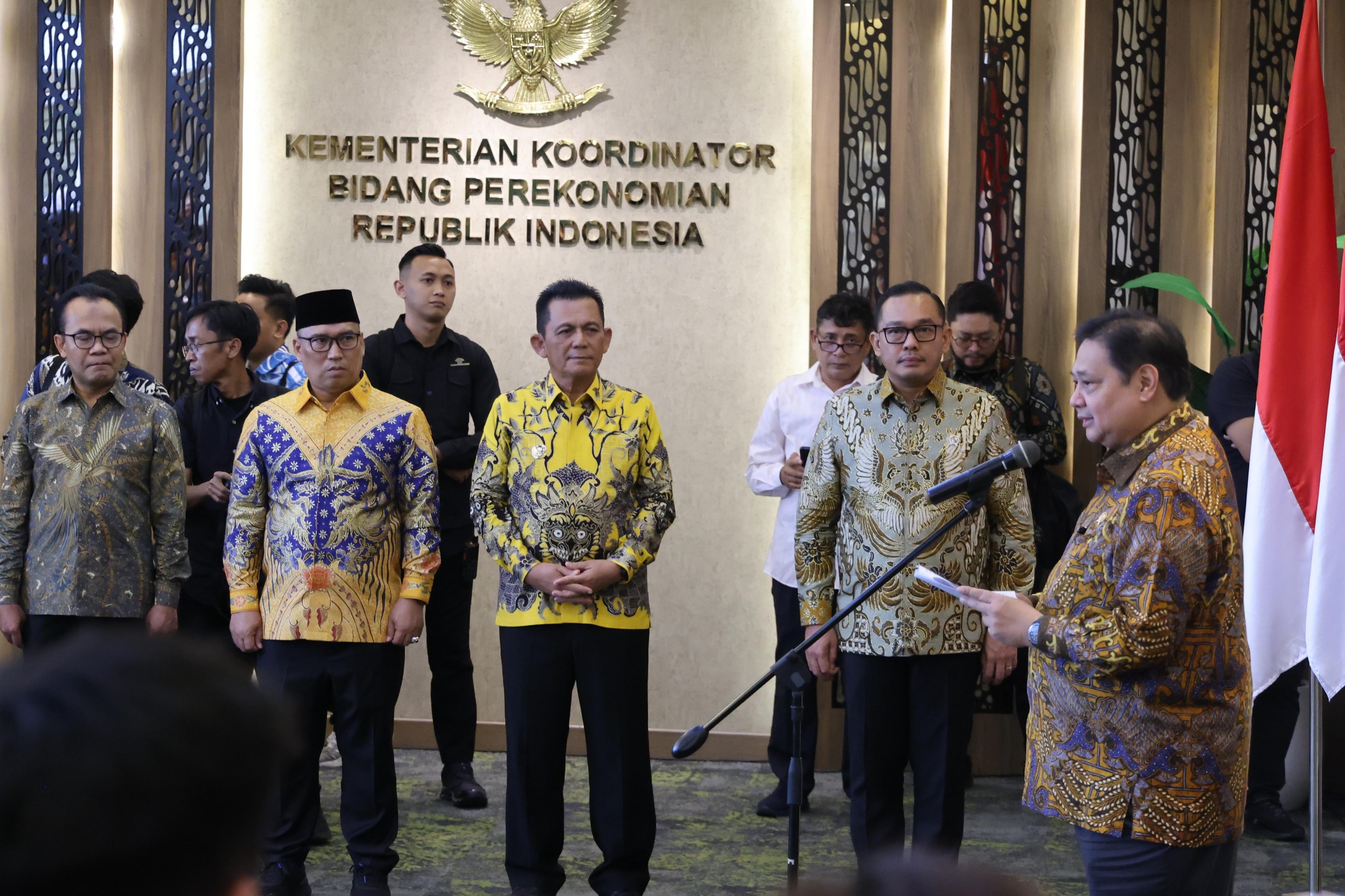 Usai Dilantik, Gubernur dan Wakil Gubernur Kepri Hadiri Pelantikan ...