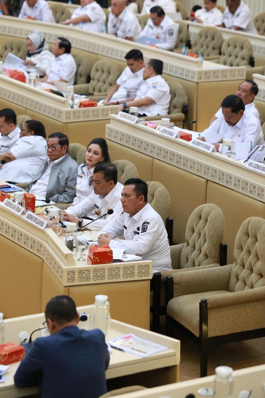 Di Depan Komisi II DPR RI Gubernur Ansar Dorong Pengesahan UU Provinsi ...