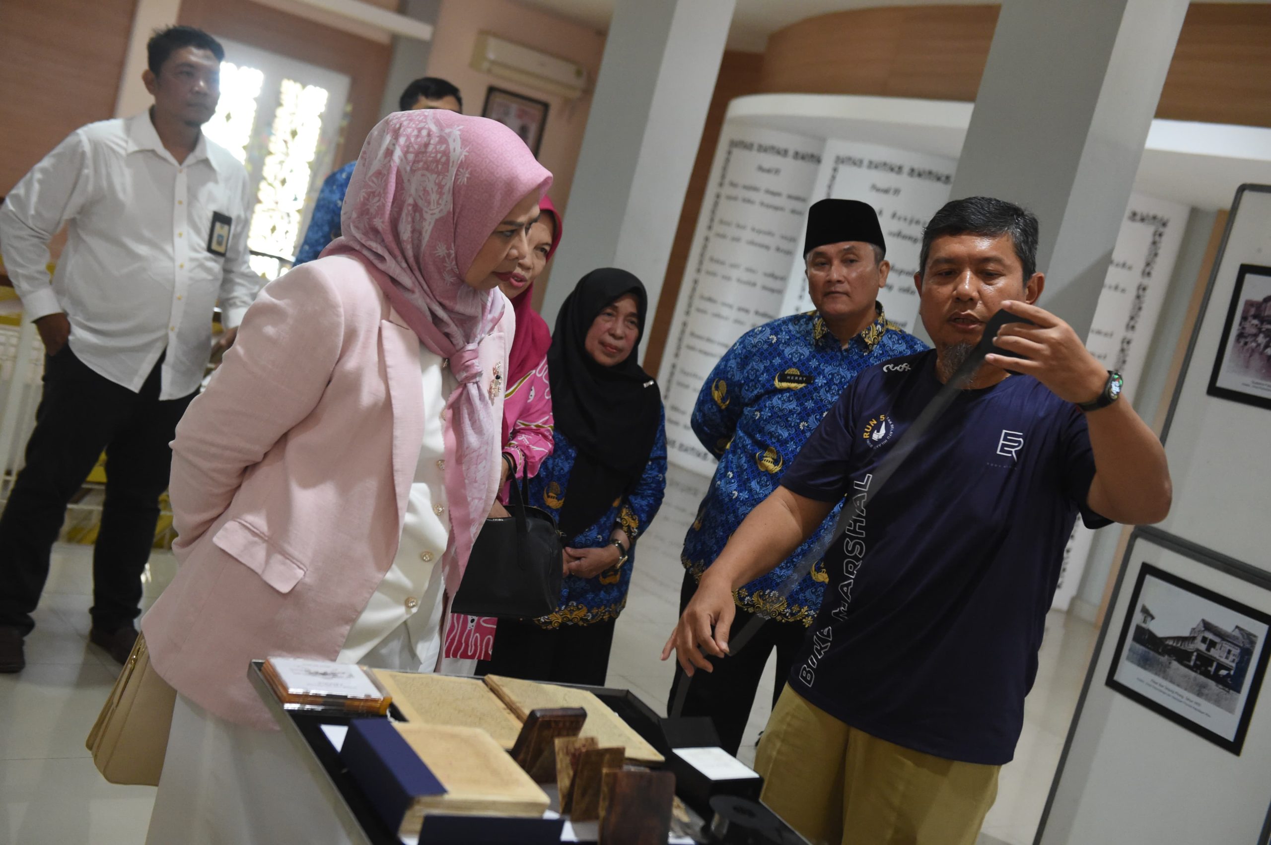 Bunda Literasi Kepri dan BI Gaungkan Budaya Membaca di World Book Day ...