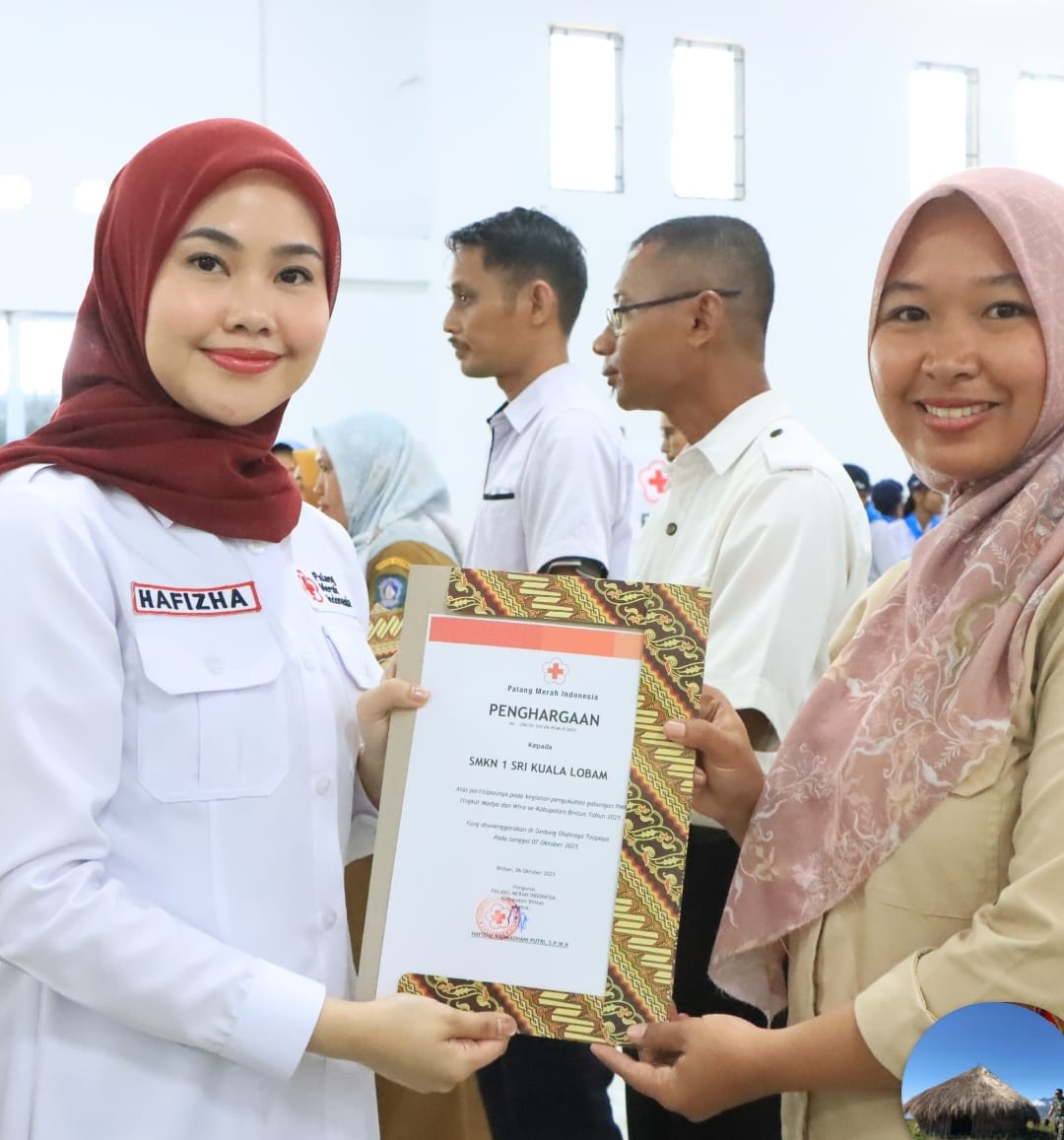 Ketua PMI Bintan Hafizha Kukuhkan 200 Anggota PMR Madya dan Wira se ...