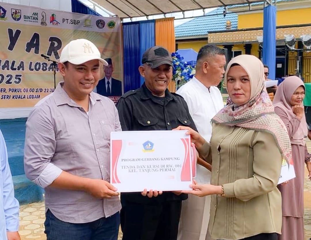 Wabup Bintan Deby Salurkan Bantuan Berbagai Jenis Saat Membuka Gebyar ...